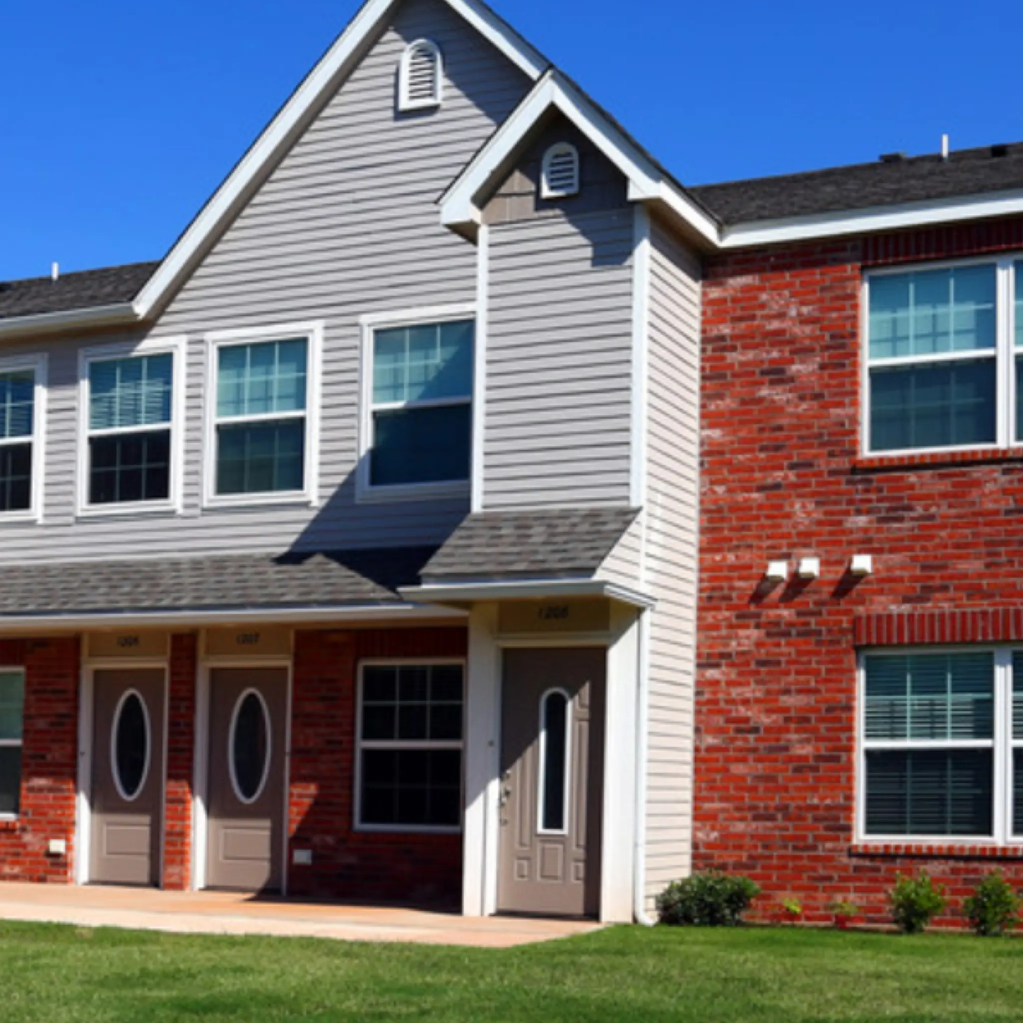 The Pointe at North Penn | Charming Rental Homes in Edmond